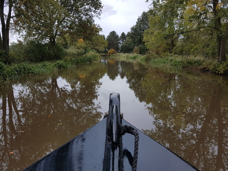 Enjoying a slower pace of life on region's canal network - The Solihull ...