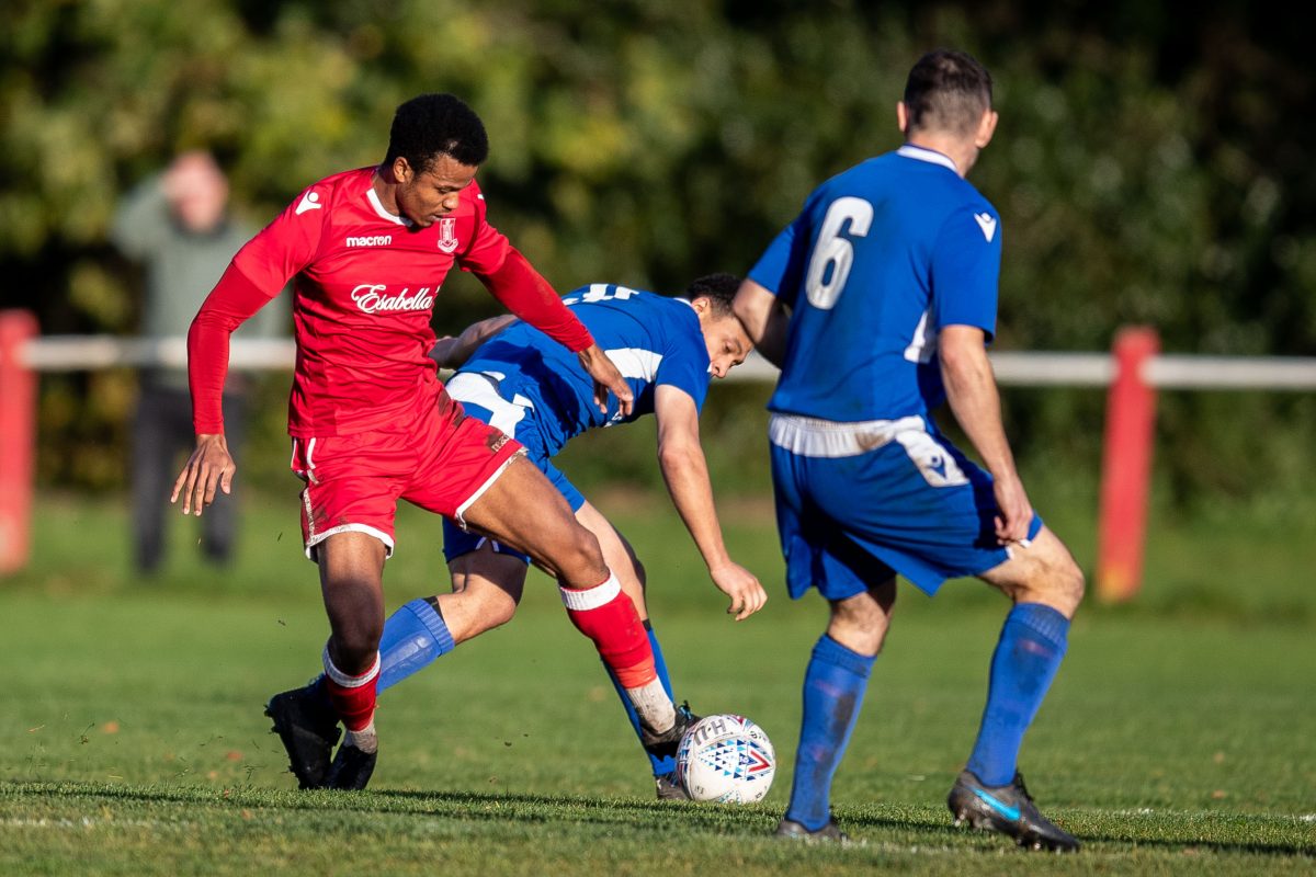 United leave it late to deny Newark - The Solihull Observer
