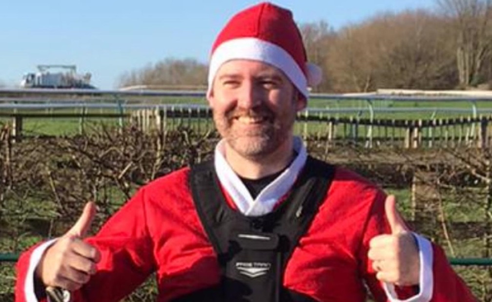 Santa Darren raises bumper sum to boost for Alzhemier's Society - The ...