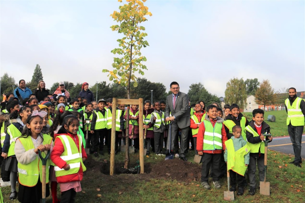 Children plant first trees along Sprint bus corridor to Solihull - The ...