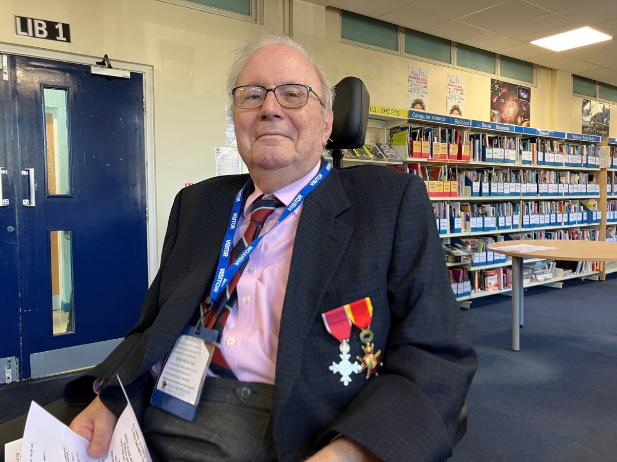 Spotlight shines on veterans who share knowledge and views - The ...
