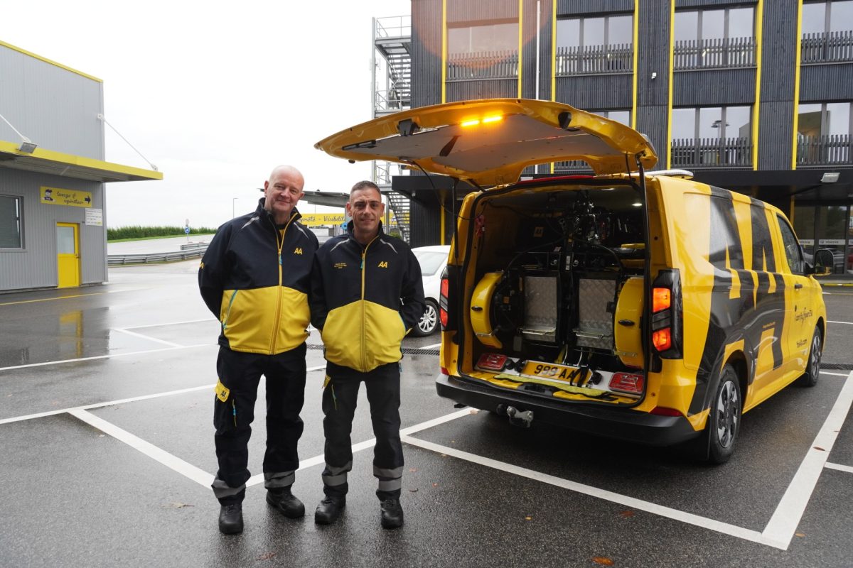 Sheldon dad claims second top road patrol award - The Solihull Observer