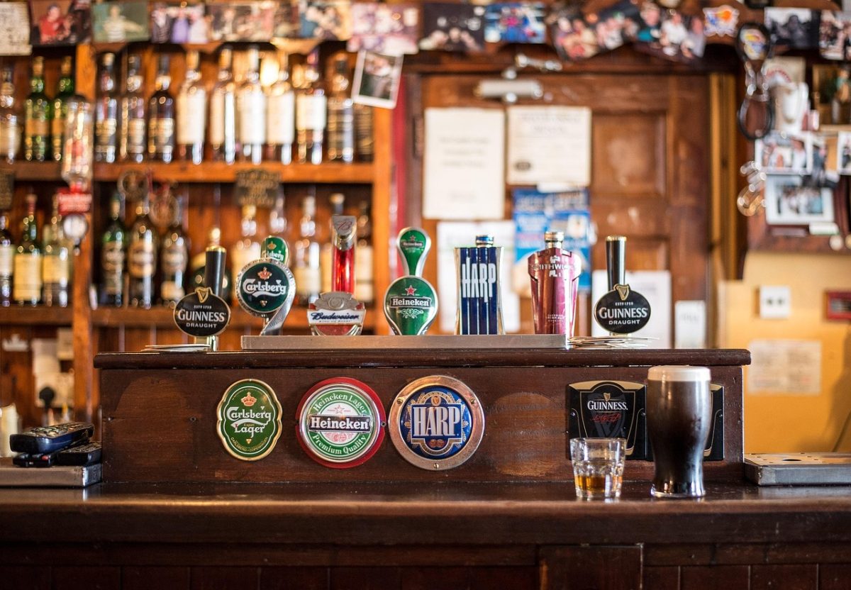 Three a Day: Local Pubs and Restaurants Close at Alarming Rate as Costs ...